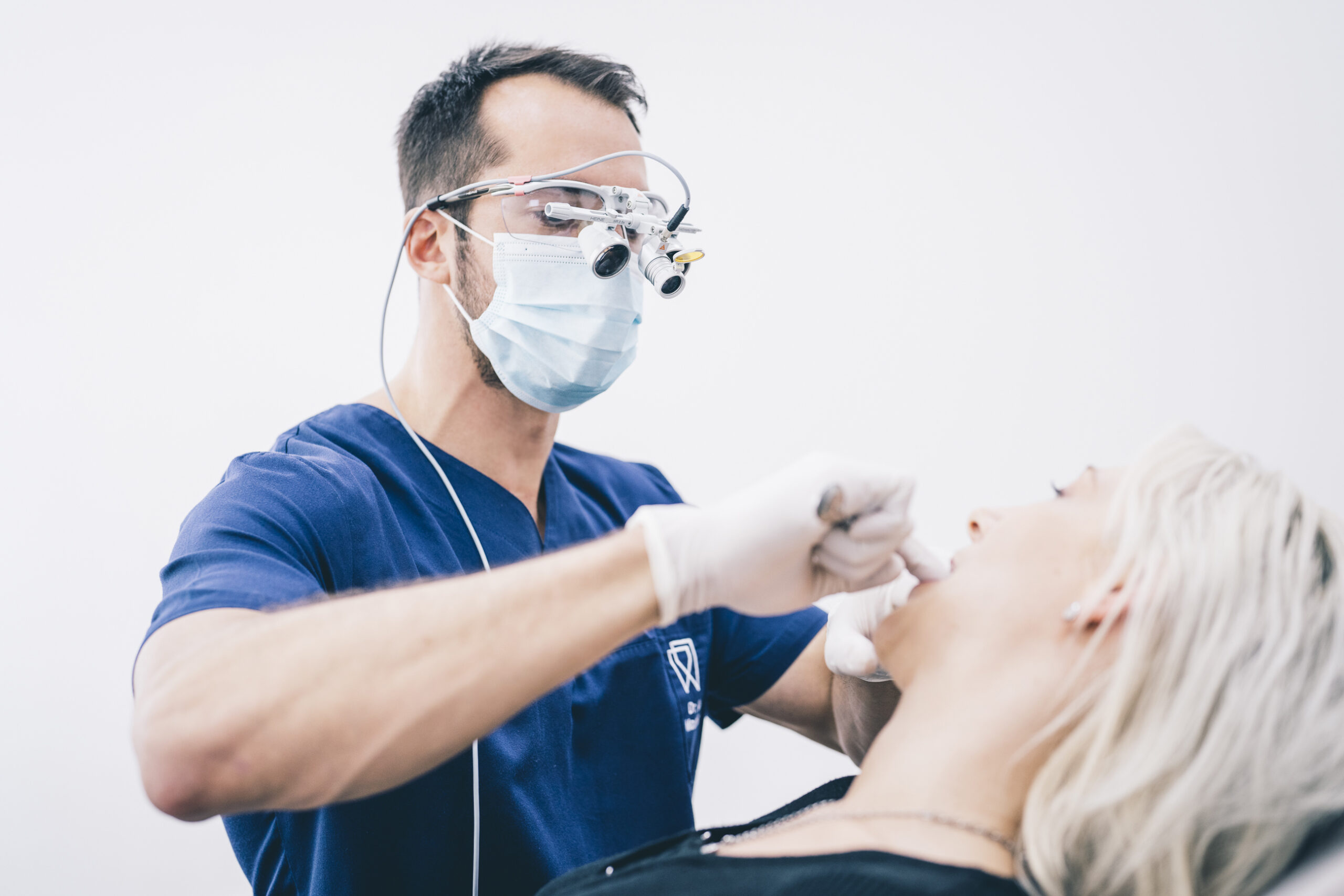 Mund-, Kiefer- und Geschichtschirurgie - zahneins GmbH